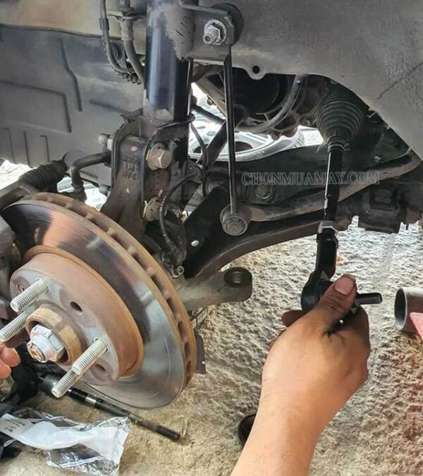 Rotuyn lái trong - Lái ngoài - Cân bằng là gì? Dấu hiệu thay rotuyn lái ...